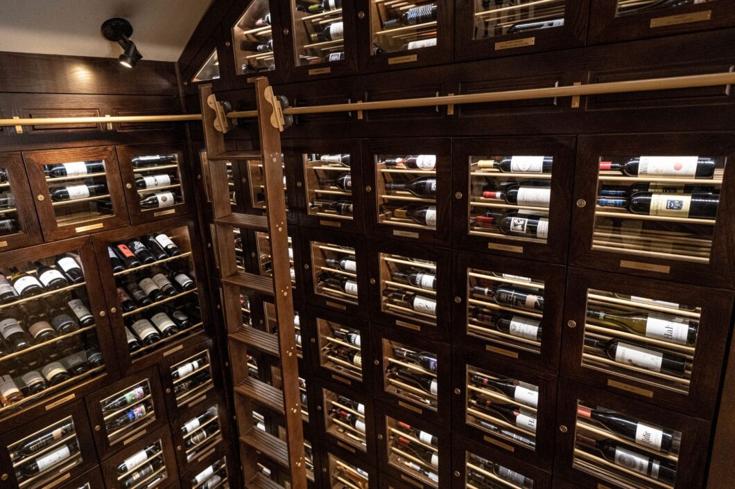 The Elite Wine & Cigar Reserve - Genuwine Cellars